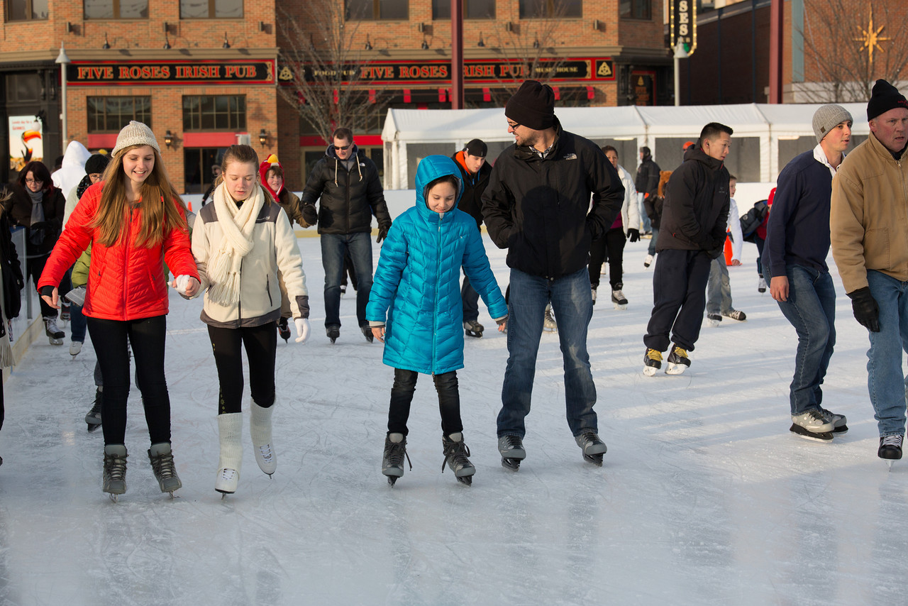 Kid Zone: Holiday lights and activities at the Lincoln Park Zoo, Morton ...